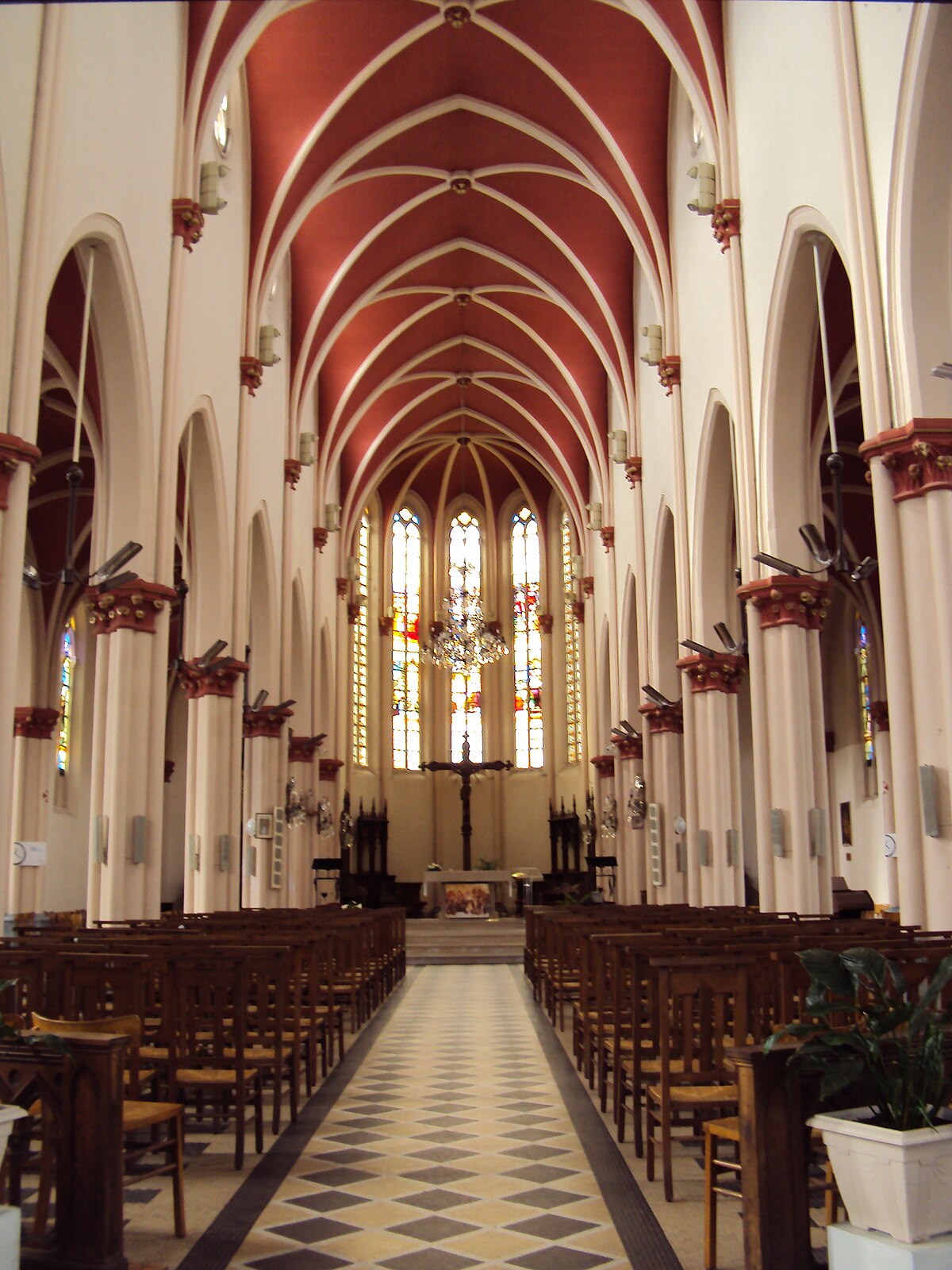 Église Saint-Léger de Pérenchies - Définition et Explications